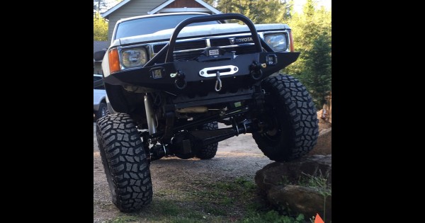 1984-1988 Toyota Pickup / 4Runner Weld Together Winch Bumper Kit